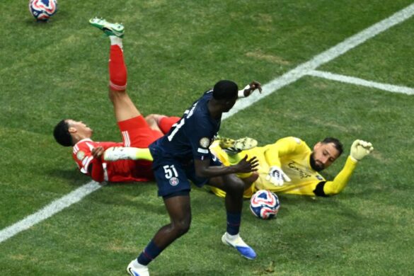 Dayot Upamecano's Bayern Munich Contract: Fans Speculate on His Future